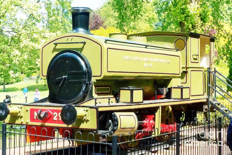 Fun Things To Do In Fife Scotland On A Date - Faded Spring